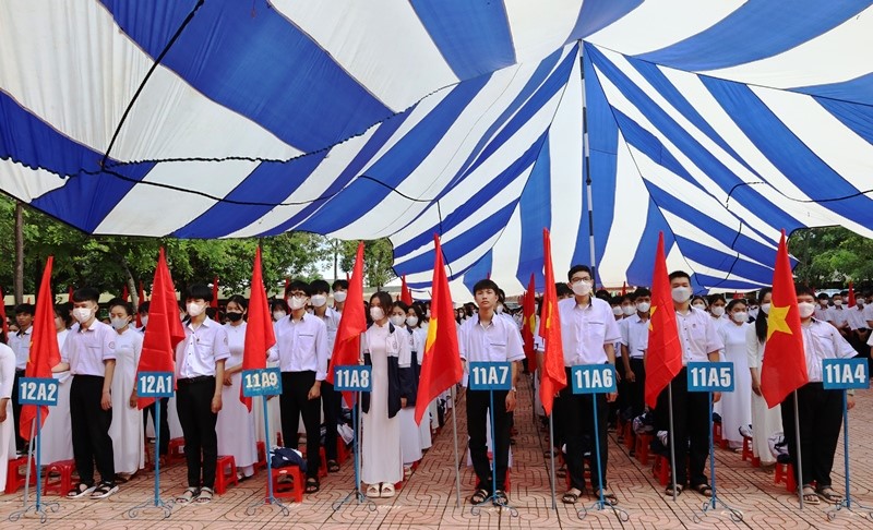 Mr. Y Thanh Ha Nie Kdam attended the school year opening ceremony at Le ...