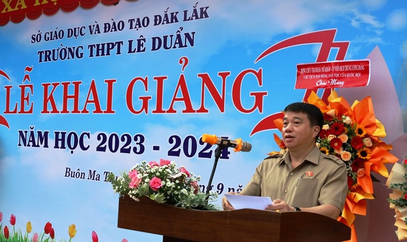 Mr. Y Thanh Ha Nie Kdam attended the school year opening ceremony at Le ...